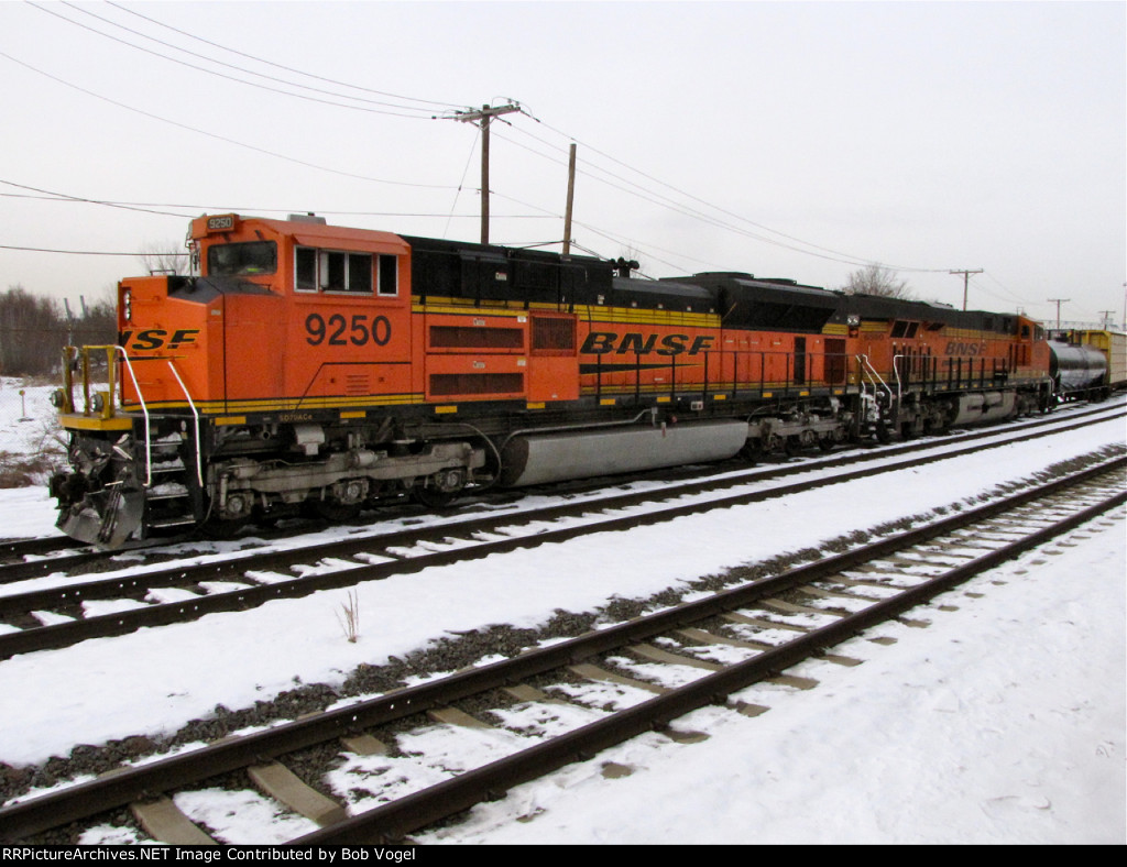 BNSF 9250 and 6590